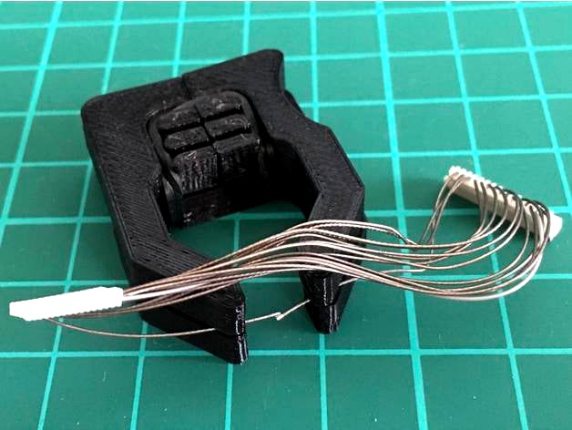 Dual small wire clamp for soldering 3d model