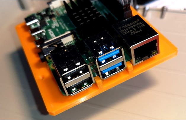 raspberry pi mount plate by OZ2CPU 3d model