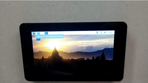 Raspberry Pi Flush LCD Wall Mount by boulwarek 3d model