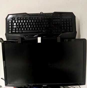 Keyboard monitor hanger by jenbuu 3d model
