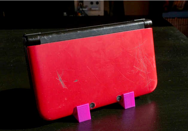 Nintendo 3DS XL Display Stand by the16bitgamer model