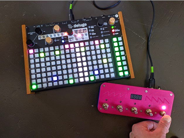 Hans - the 5 button battery powered USB MIDI footswitch by vrmmm 3d model