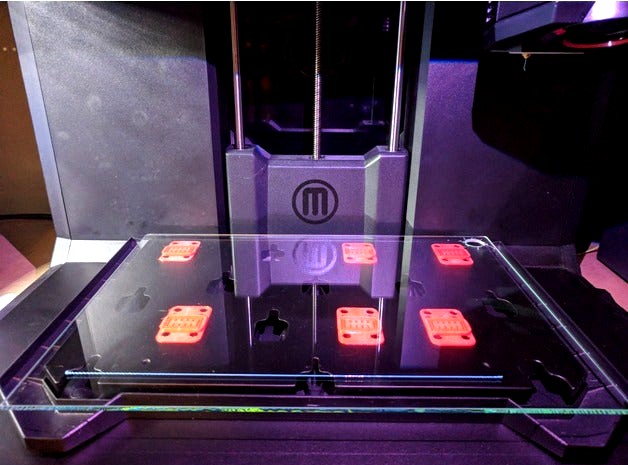 Makerbot Replicator+ Glass Bed Adaptor by clockspring 3d model