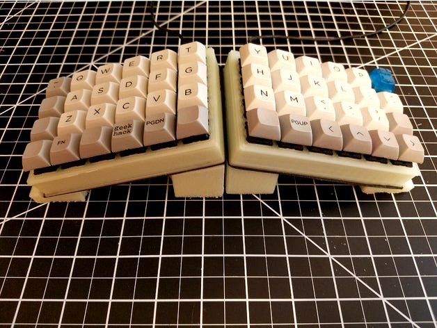 Customizable tenting for Let's Split / ergonomic keyboards by rsheldiii ...