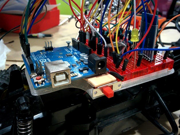 chasis para arduino y breadboard + soporte sensor ultrasonido by jpjuniorrs 3d model