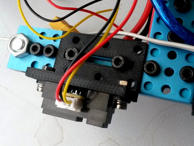 Sharp IR distance sensor mount for MakeBlock by noonv 3d model