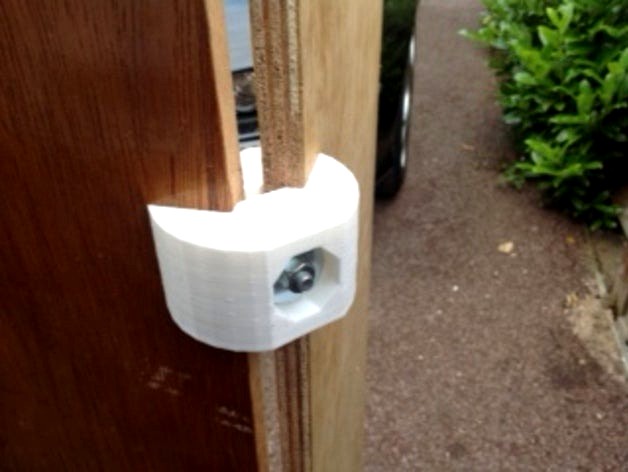 Display / Screen Board Corner Clamp (openSCAD) by Tig29 3d model