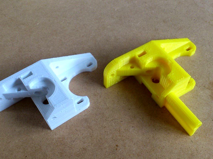 RepRapPro Mendel extruder driver extended with filament straightener by ...